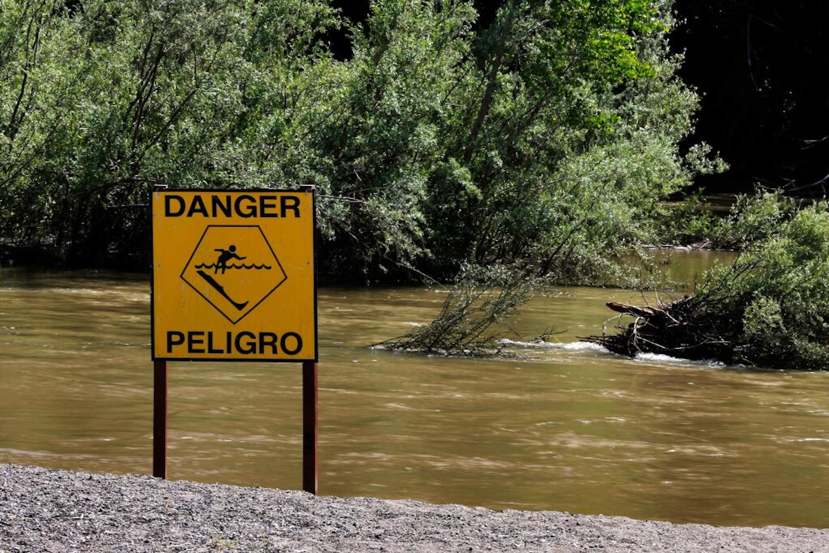 Lamenta PC que la gente destruya letreros de advertencia de riesgos en ...