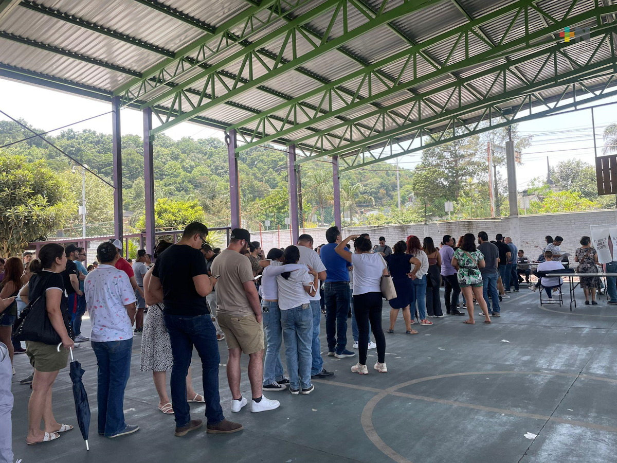 ¡El color no importa! INE desmiente restricciones de vestimenta para ...