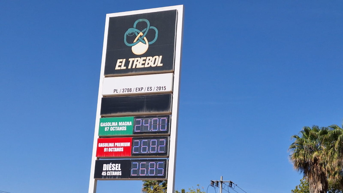 Ahora si acatan gasolineros de Los Mochis acuerdo presidencial, venden el litro de la gasolina ...