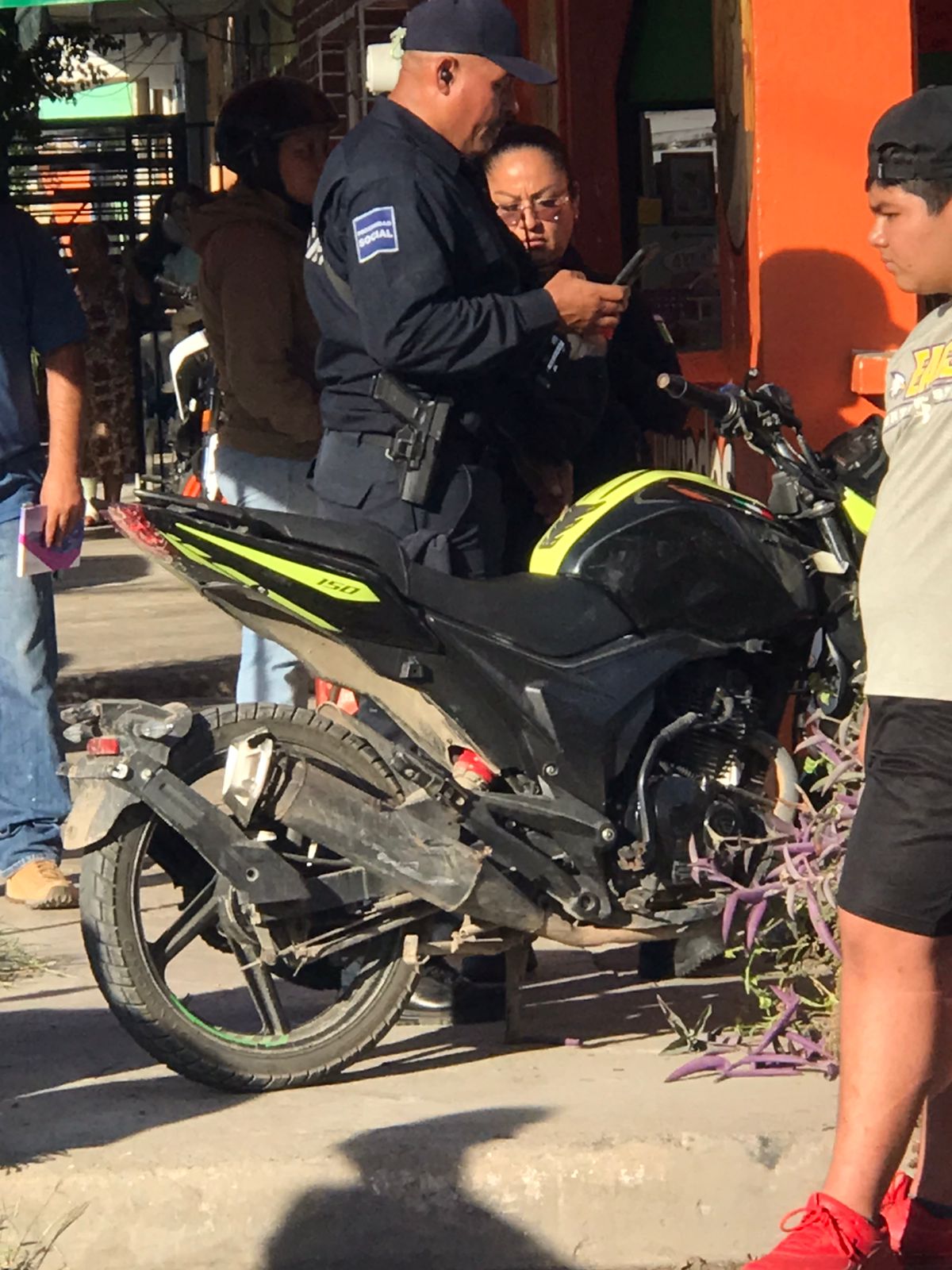 Motociclista resulta gravemente lesionado luego de chocar contra una ...