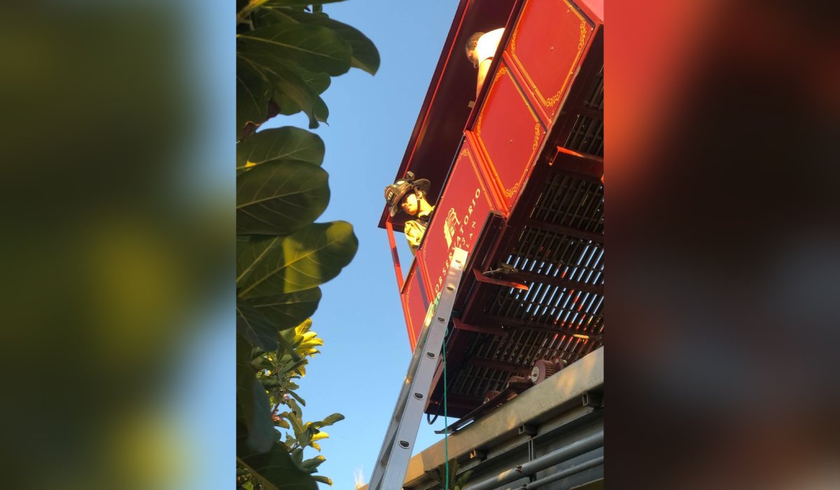 Rescatan a familia que quedó varada en el funicular del Observatorio ...