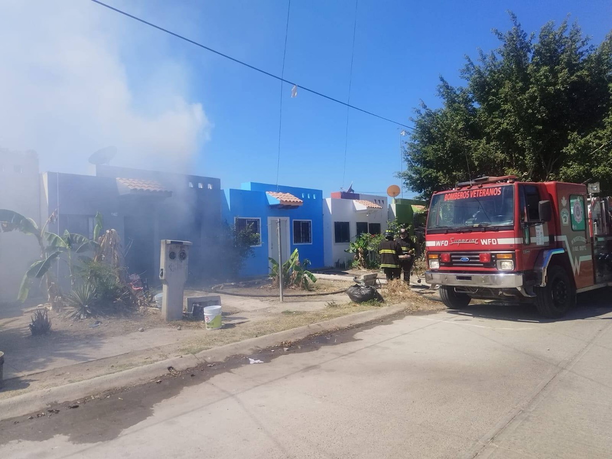 Se registra un incendio de vivienda en el fraccionamiento Santa Fe en Mazatlán | Los Noticieristas