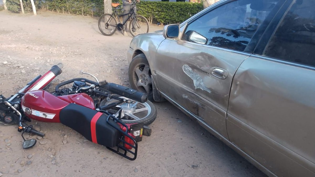 Menor motociclista resulta lesionado al ser impactado por un vehículo ...
