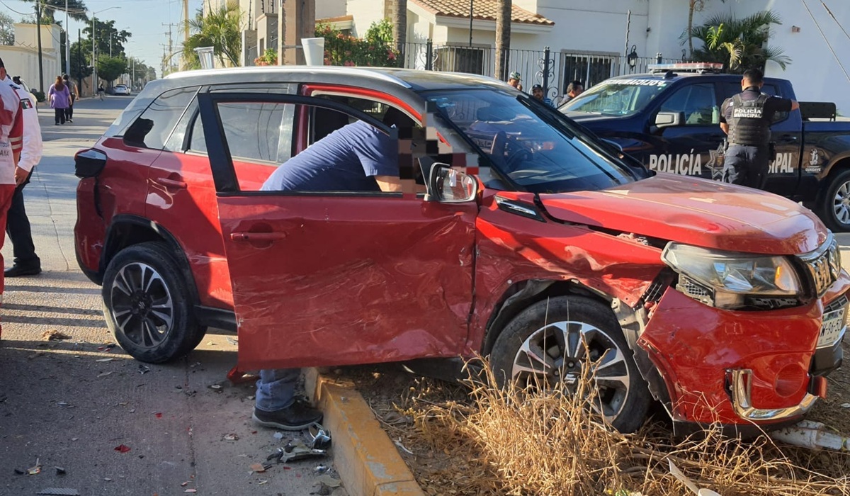Adulto mayor resulta lesionado en fuerte choque en Lomas del Mar, en Guasave | Los Noticieristas
