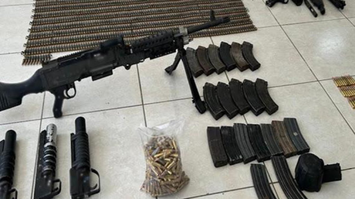 ¡Había hasta lanzagranadas! Tras operativo, aseguran militares armas, cartuchos y droga en ...