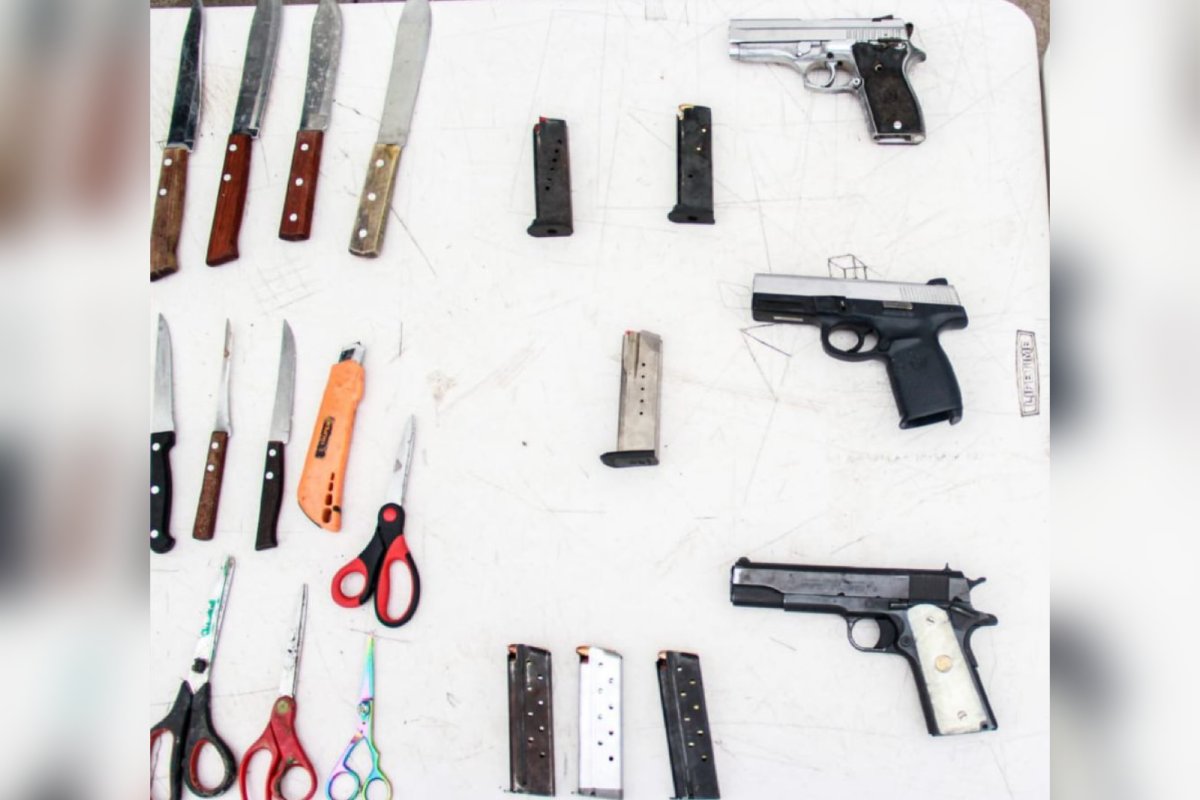 Revisan 10 módulos del Penal Aguaruto; encuentran 3 pistolas, cartuchos, droga y 63 celulares ...