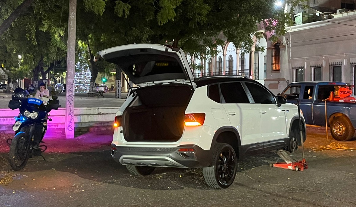 Arrojan ponchallantas en el puente de Forum de Tres Ríos en Culiacán ...