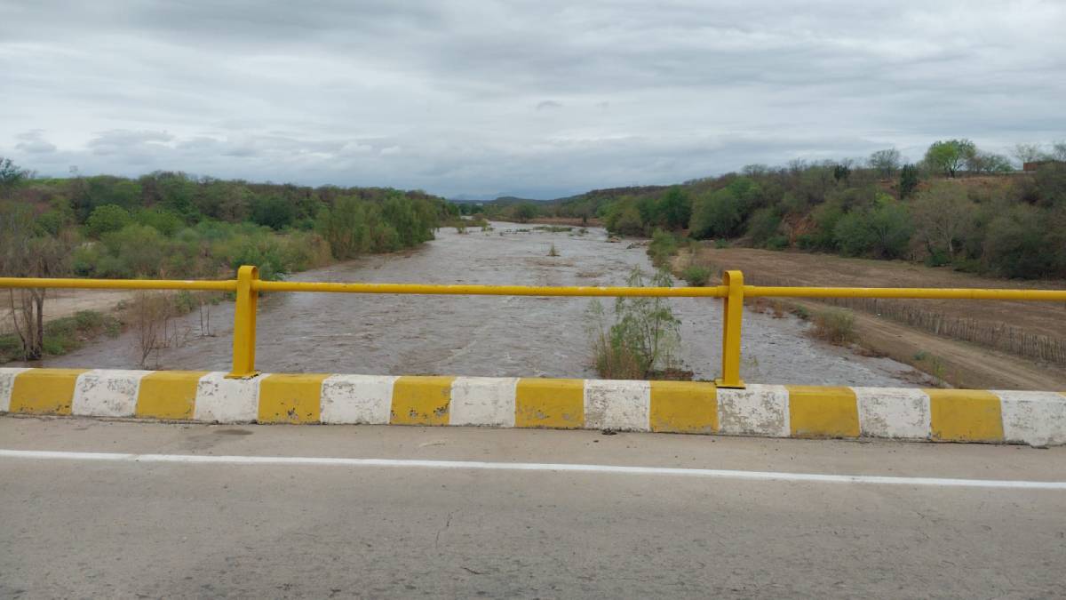 Aumenta la creciente del río Choix y arroyos que desembocan a las ...