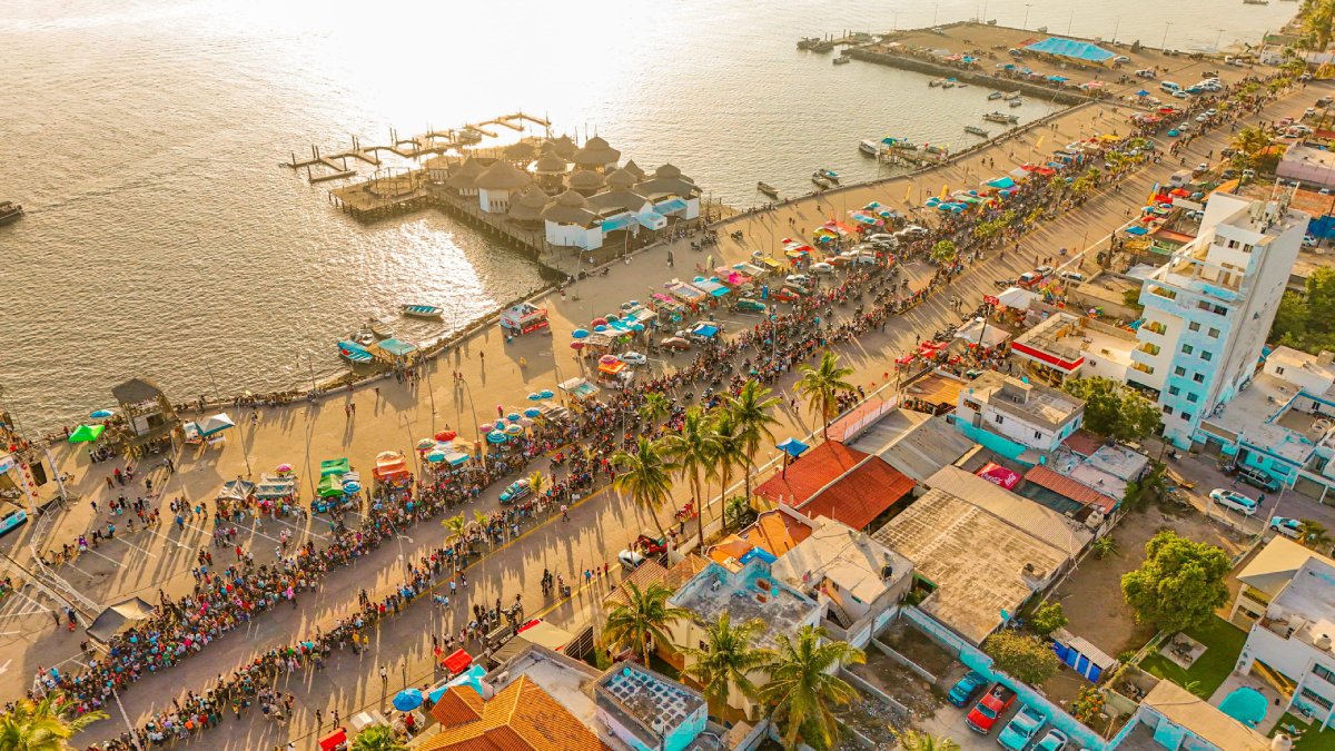 Altata renace con su carnaval: miles de visitantes disfrutan del ...