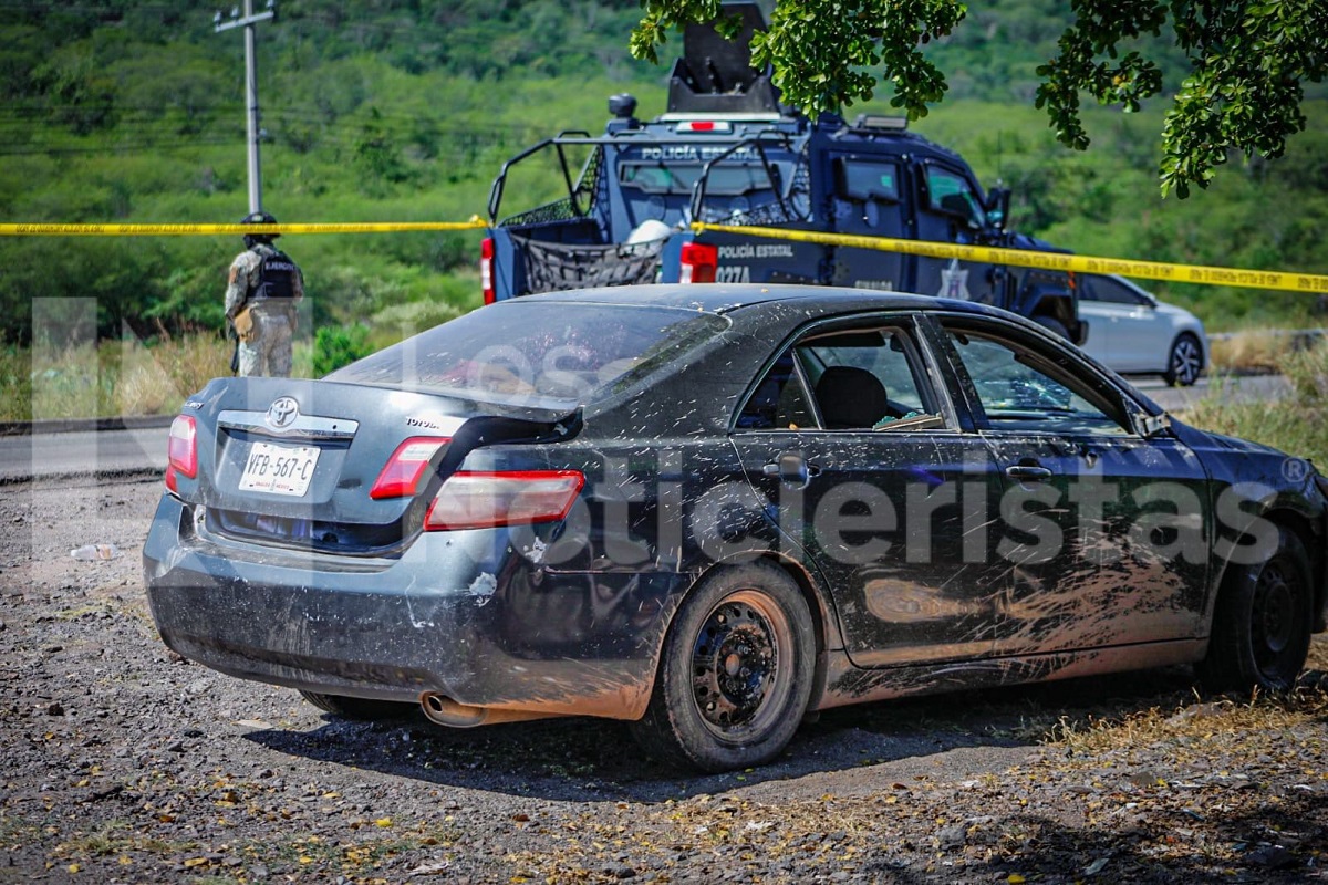 Hallan dos cuerpos en la cajuela de un carro baleado sobre la México 15 al sur de Culiacán | Los ...