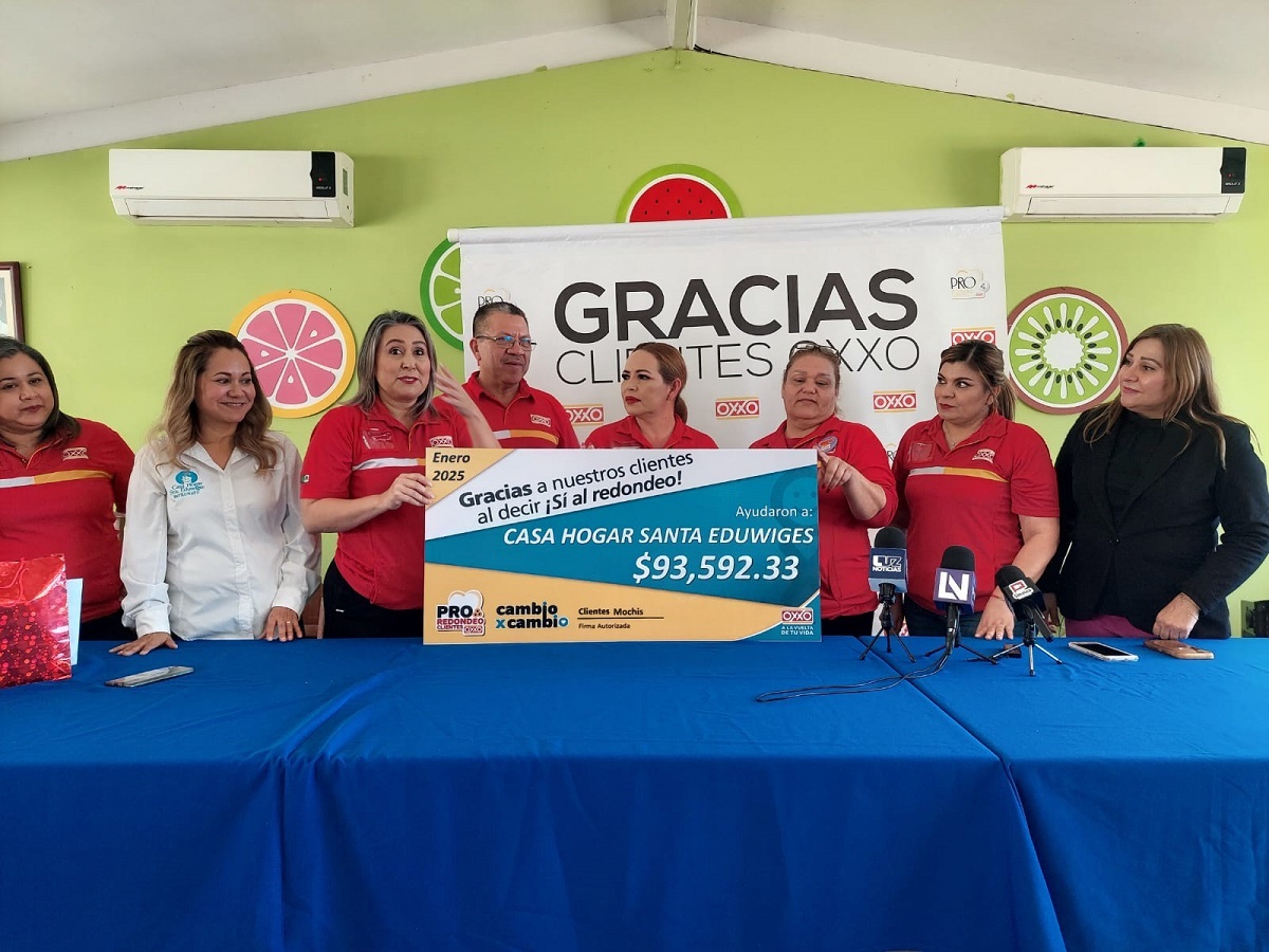 Entrega redondeo OXXO a la Casa Hogar Santa Eduwiges en Ahome