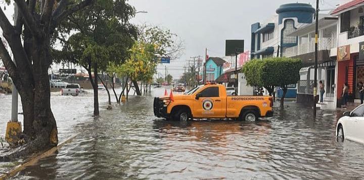 Cierran vialidades en Mazatlán por inundaciones que dejaron las lluvias ...
