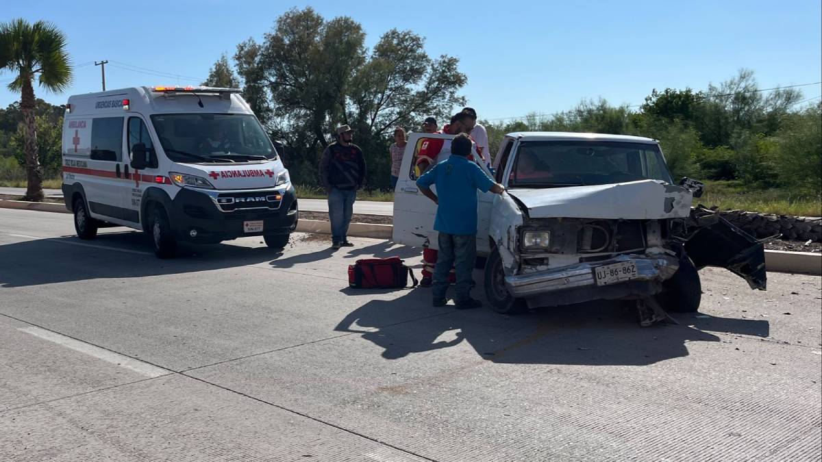 Conductor de una Ranger se impacta contra una palmera en la carretera ...