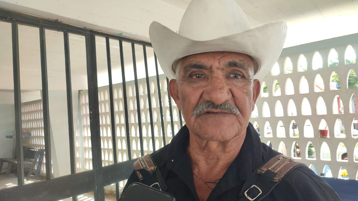 Regresan ‘Los Chirrines’ de música norteña a los panteones de Mazatlán ...