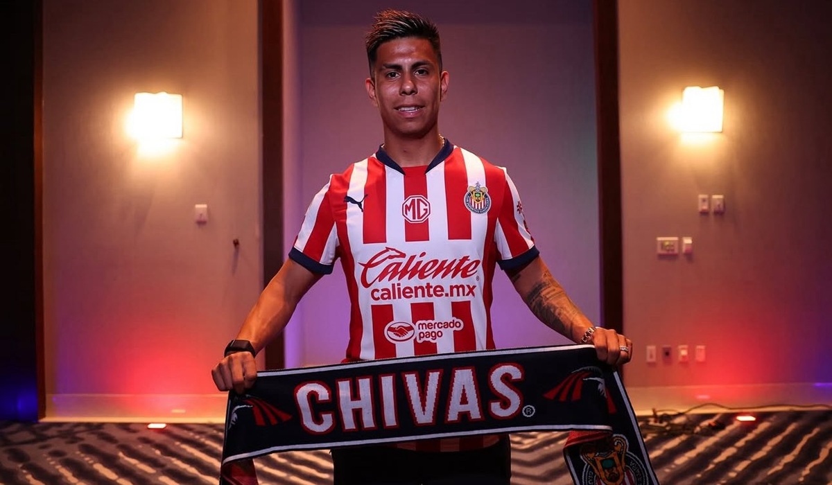 Chivas se refuerzan con Efraín Álvarez para el Apertura 2025 de la Liga MX | Los Noticieristas