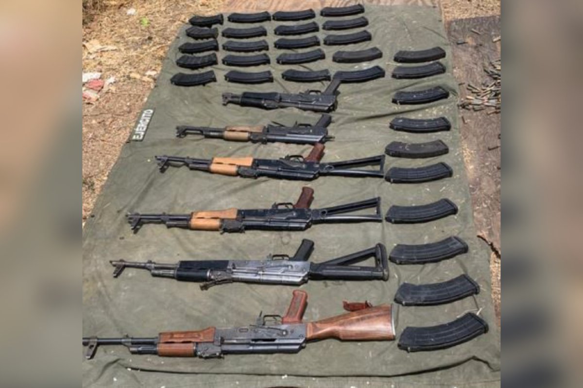 Ejército Mexicano localiza campamento ilegal, armas y municiones en ...