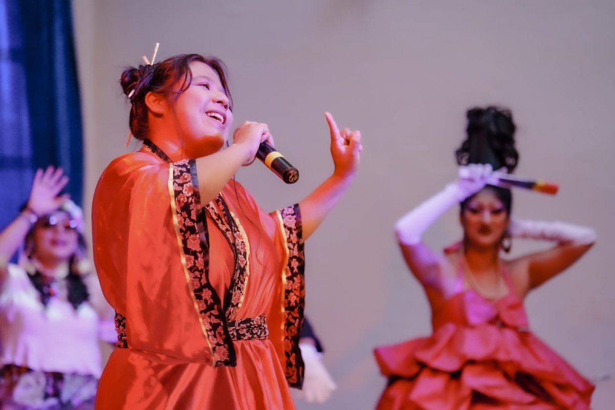 Con karaoke, música y humor, estudiantes del CMA convierten su examen ...