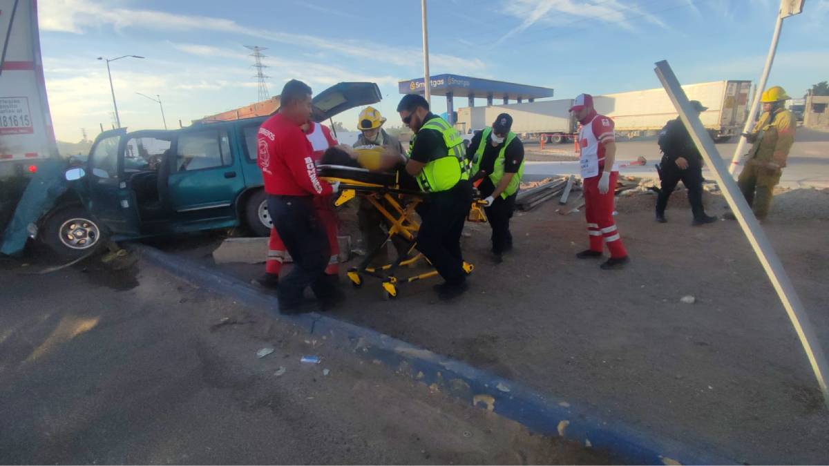 ¡Viajaban de Chihuahua a Culiacán! Familia sufre accidente en la México ...