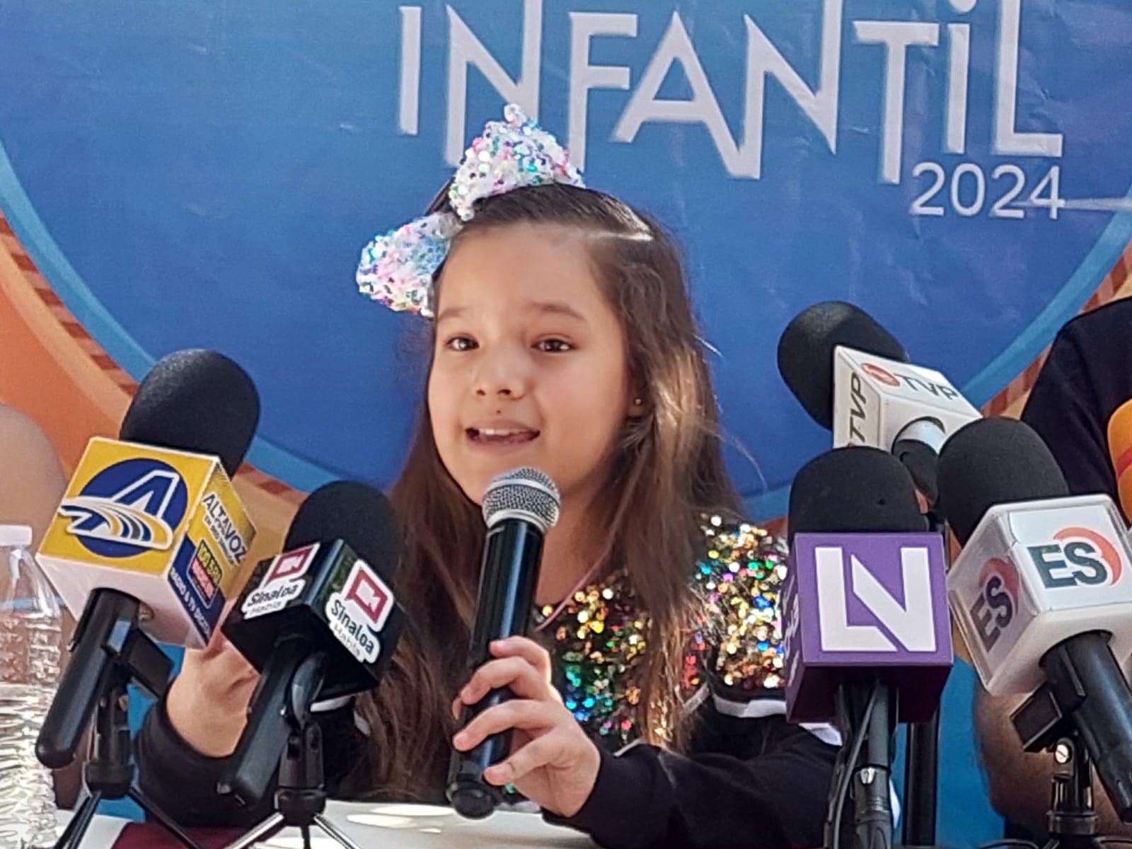 Invita Ana Sofía a la Segunda Edición de la Medalla al Mérito Infantil ...