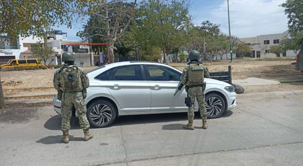 Recuperan un automóvil Jetta con reporte de robo en Culiacán | Los Noticieristas