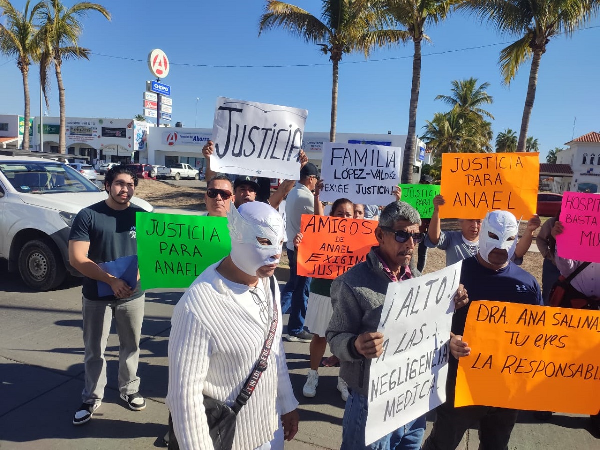 Exigen justicia por Anael en Mazatlán, joven fallecida en clínica ...