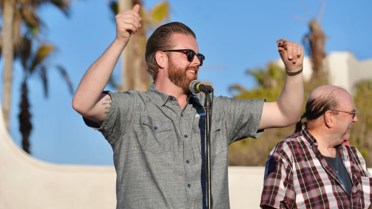 Kyle Rowland, leyenda del blues, contagia su pasión por la armónica a ...