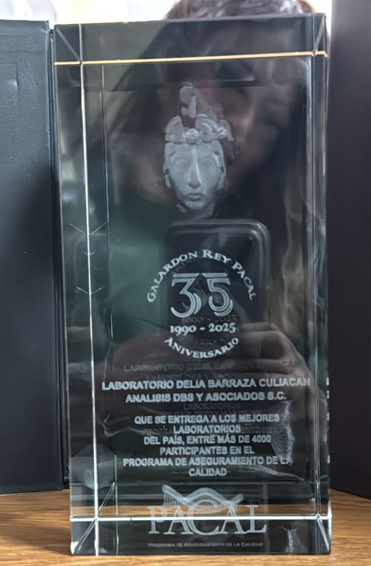 Laboratorios Delia Barraza recibe el Galardón Rey Pacal 2020-2025 | Los ...