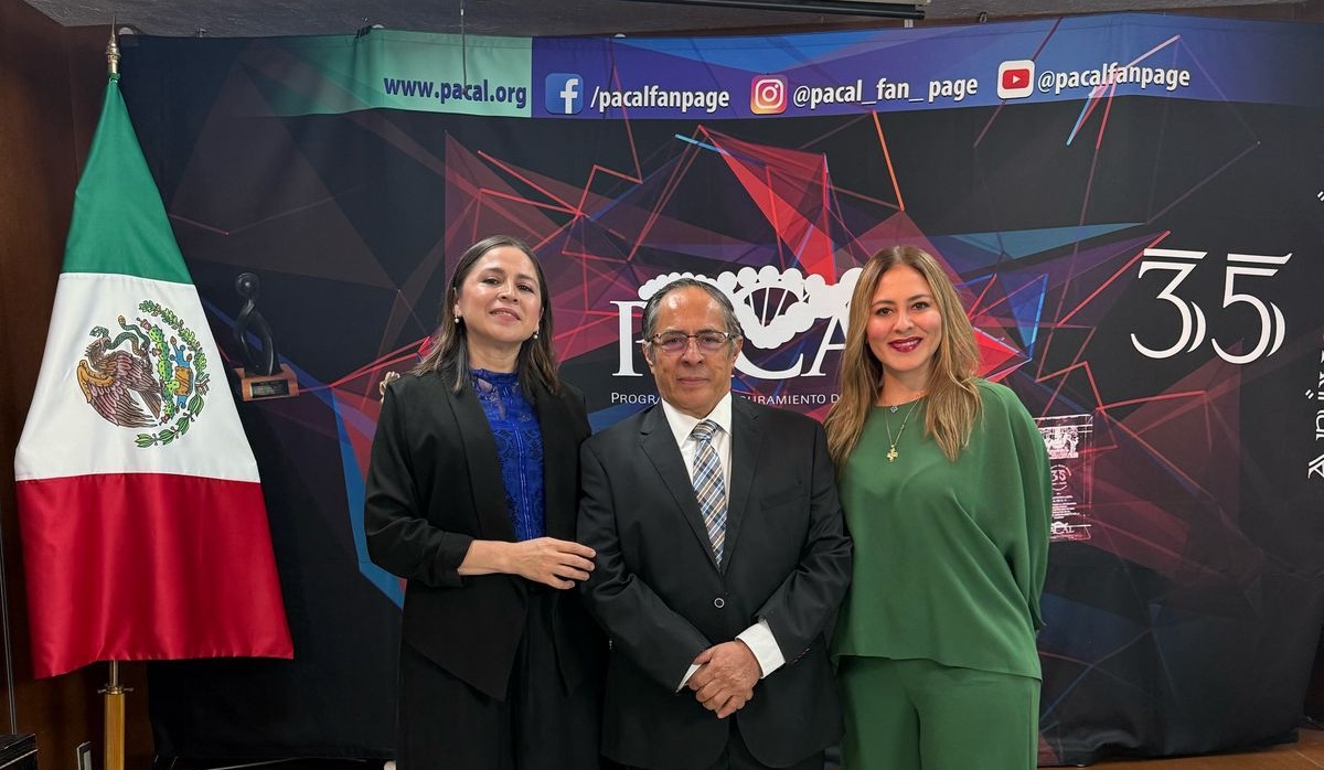 Laboratorios Delia Barraza recibe el Galardón Rey Pacal 2020-2025 | Los ...