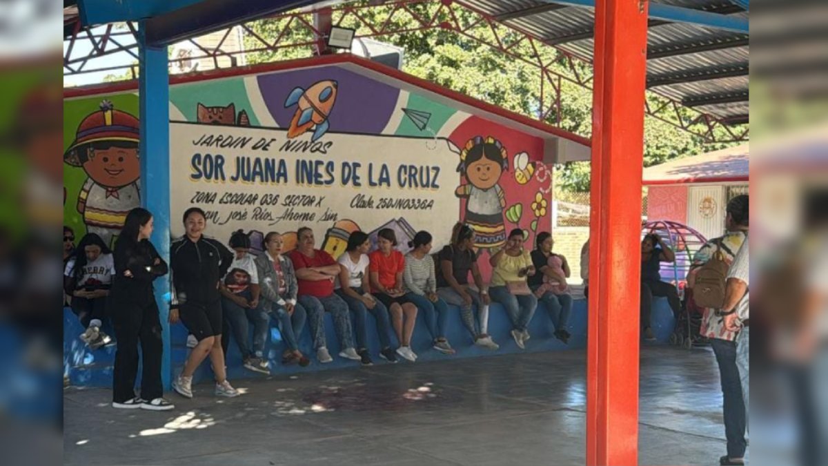 Se manifiestan padres de familia del kínder Sor Juana Inés de la Cruz ...