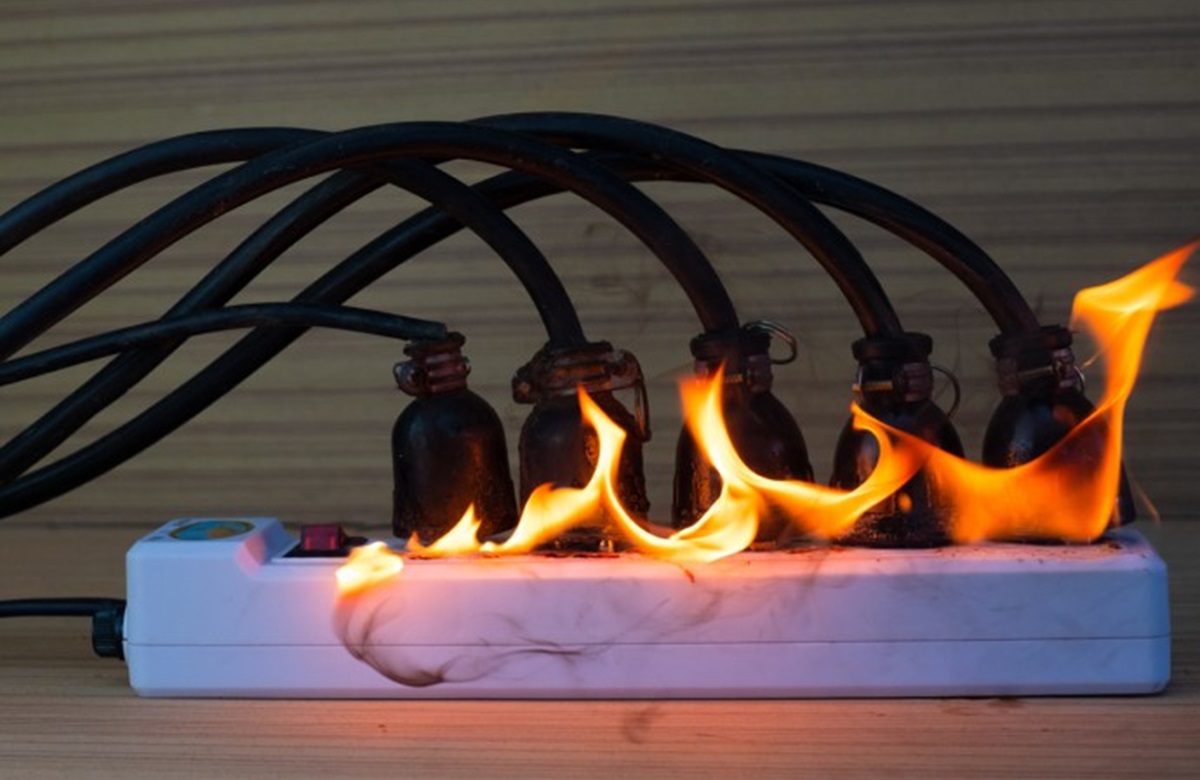 Precauciones para el uso de reguladores y multicontactos… muy útiles ...