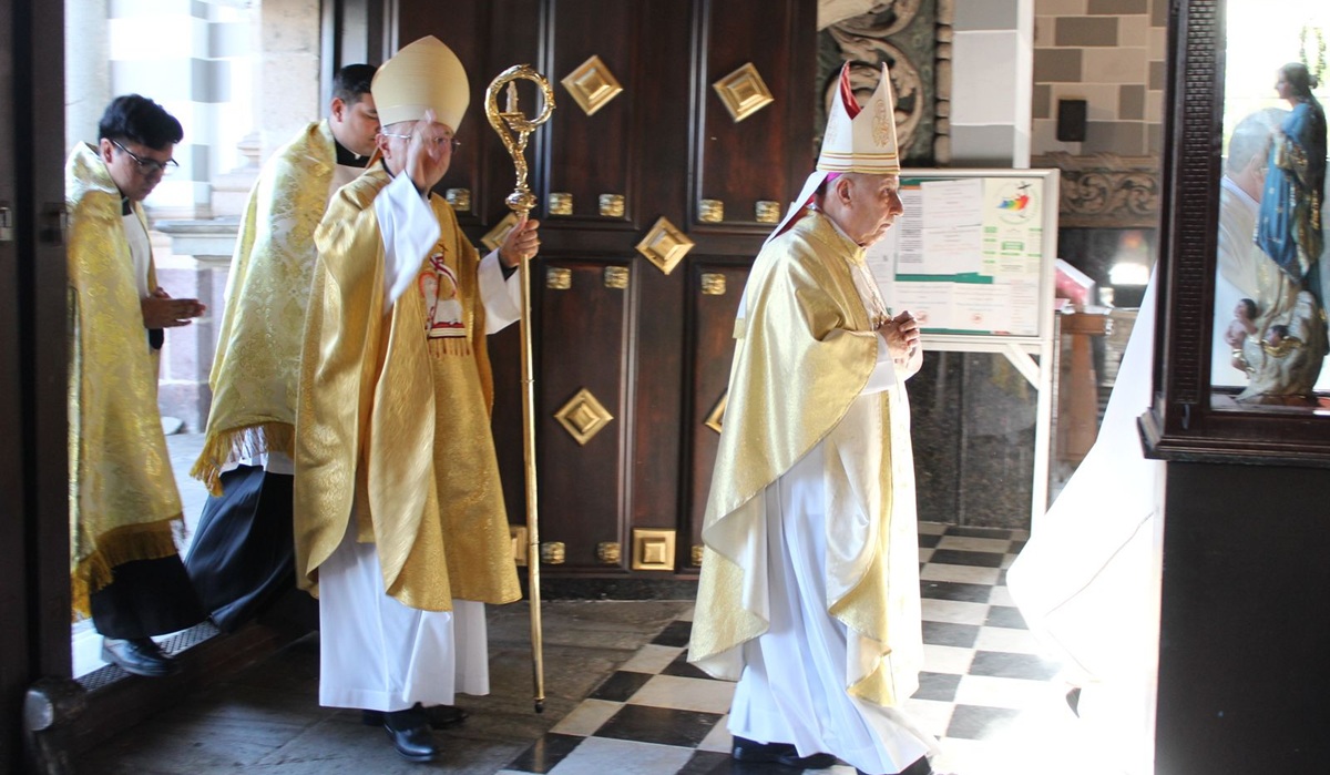 Representante del Papa en México, Joseph Spiteri, ofrece una misa en ...