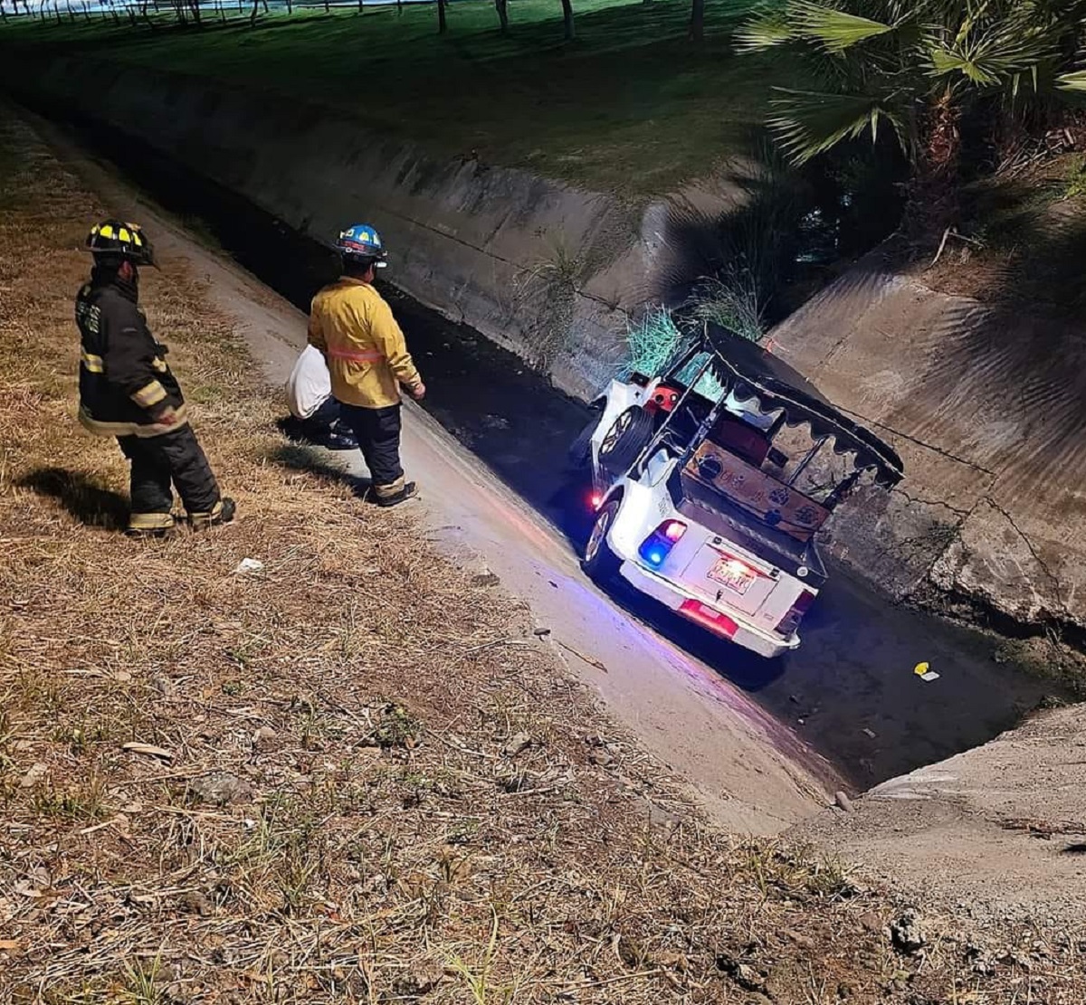 Volcadura de pulmonía deja dos mujeres lesionadas en Mazatlán | Los Noticieristas