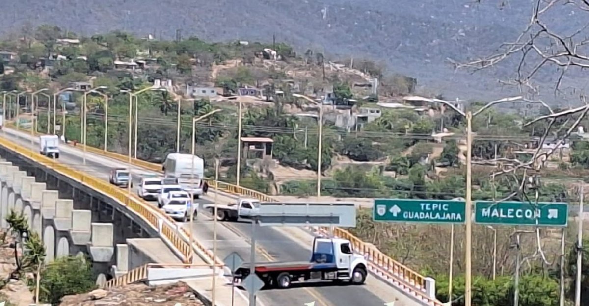 Reportan bloqueos y enfrentamiento a balazos en El Rosario, Sinaloa ...