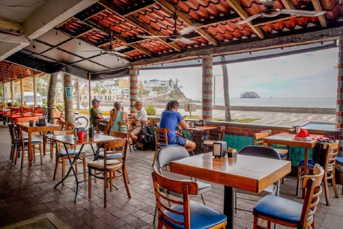 Ante crisis restaurantera y sus horarios, confía Ayuntamiento de Mazatlán que el Carnaval sea su ...