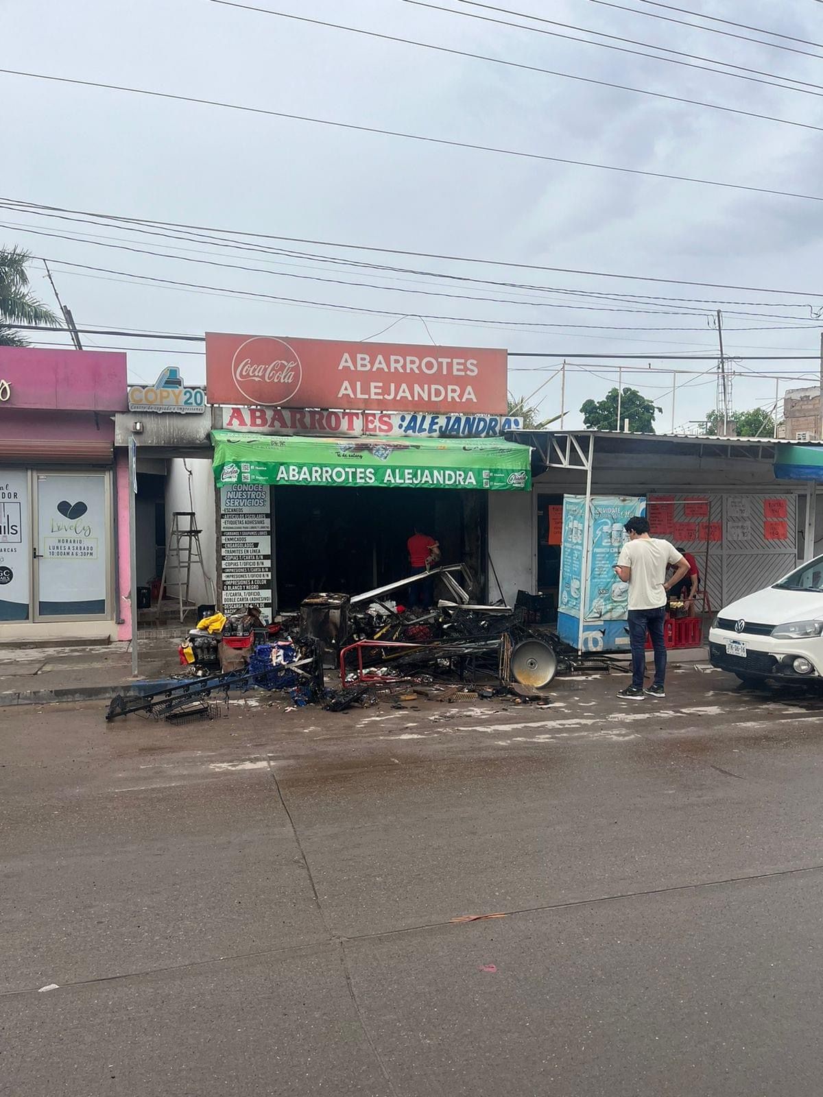 ¡Pérdida total! Fuego consume por completo una tienda en Guasave | Los ...