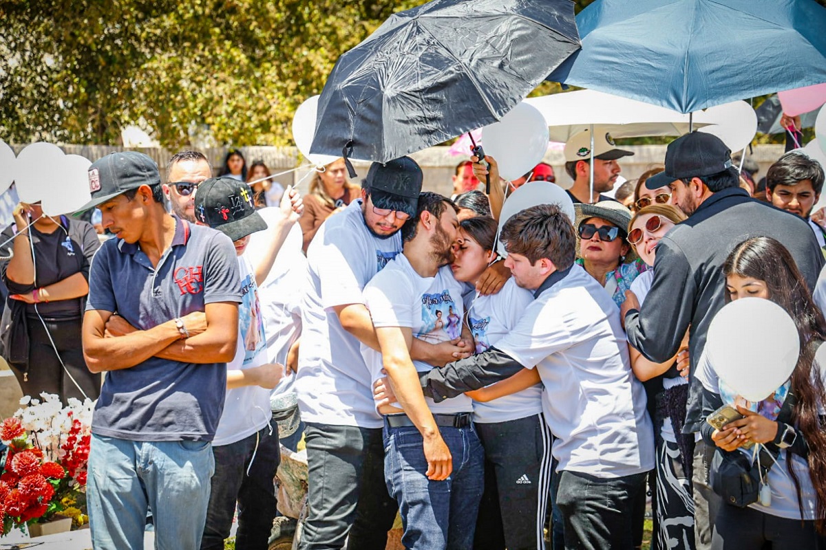 “Yo les gritaba no nos maten, traemos puros niños”, con dolor e impotencia despiden a Alexa y ...