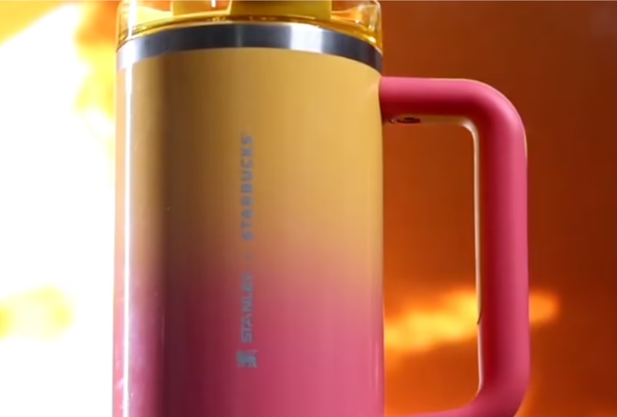 ¡Para tu colección! Starbucks presenta el Stanley bicolor; entérate de ...