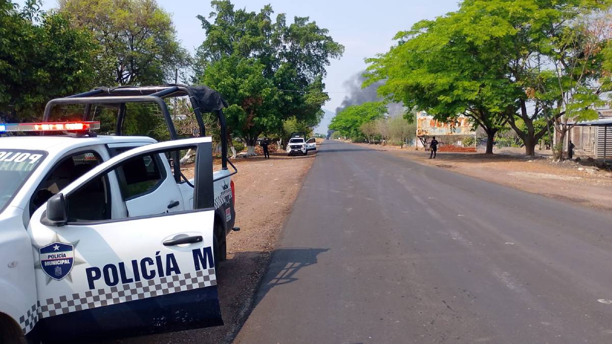 CJNG desata violencia en Michoacán: Dos policías muertos y bloqueos ...