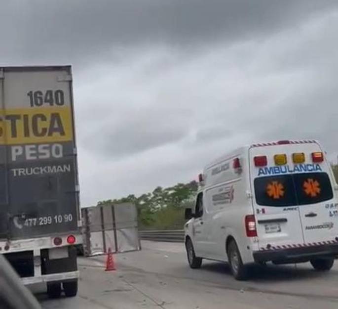 Vuelca tráiler sobre el libramiento Mazatlán-Tepic cerca de la caseta ...